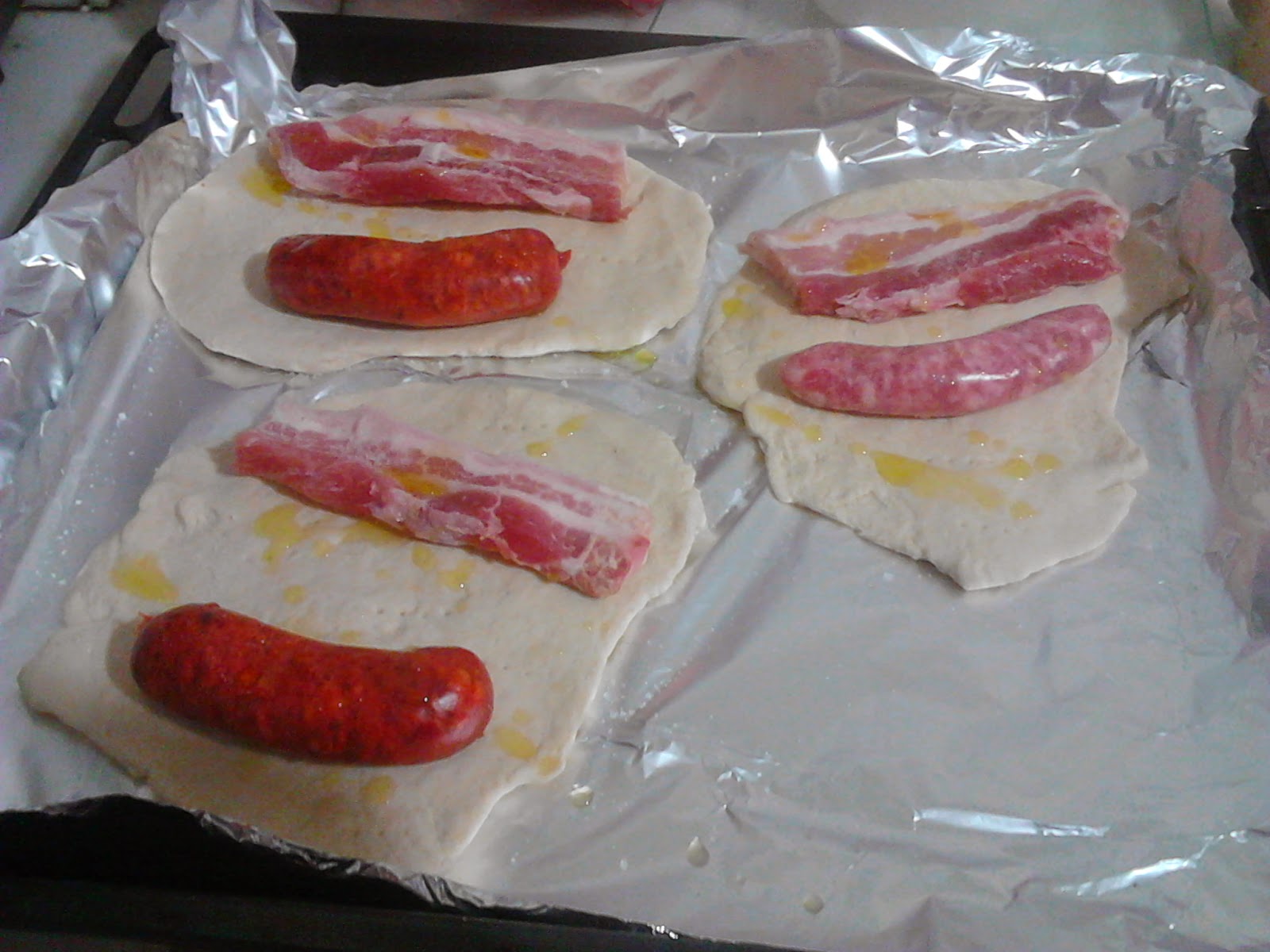 LA COCINA DE MARIA: COCA DE PAN CON EMBUTIDO (COCA DE CANSALA)