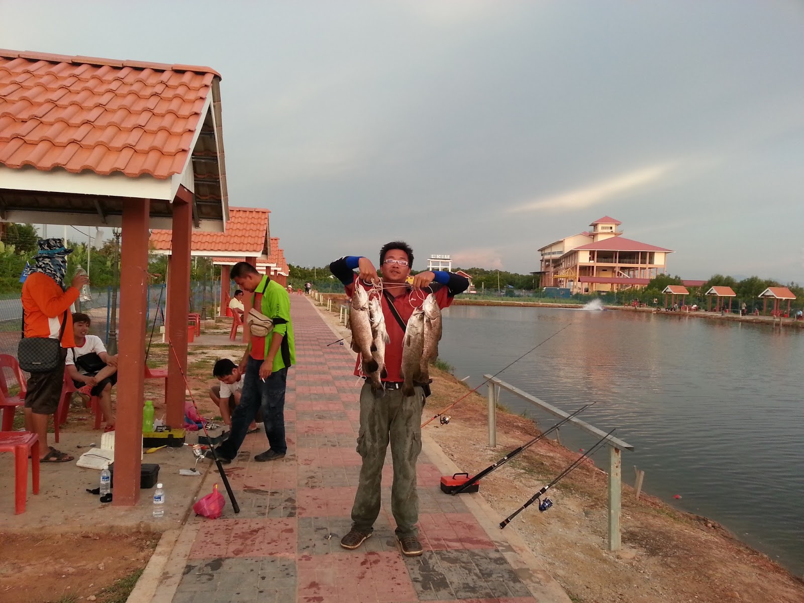 sportfishing: Gambar-Gambar Pemancing Setia KKSFRC dan habuan masing-masing