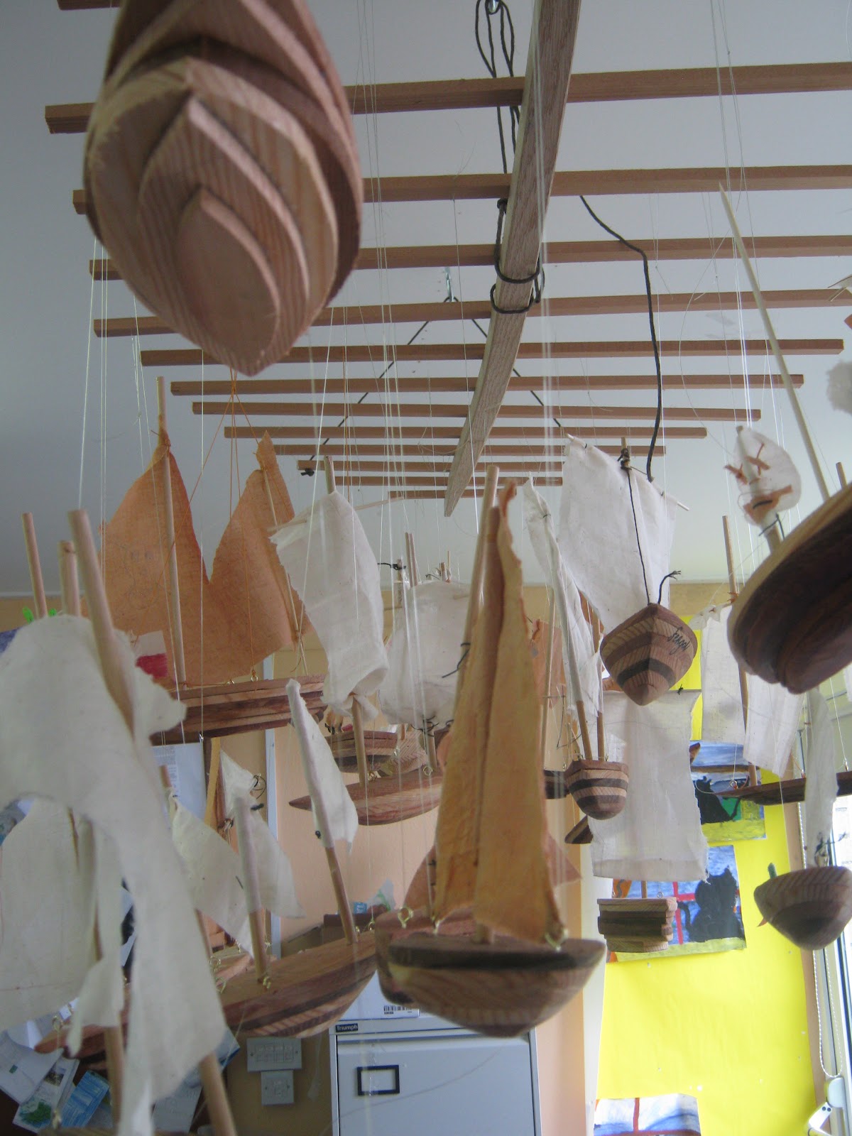 AR Eckardt Ferreira: Making wooden boat models with children at ...