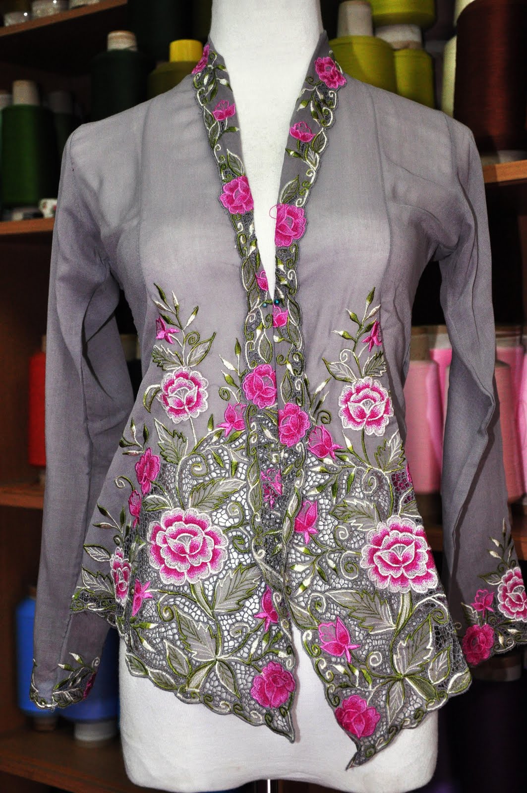 Batik Perlis On9: Baju Kebaya Nyonya Style Bersulam (Ready Made)