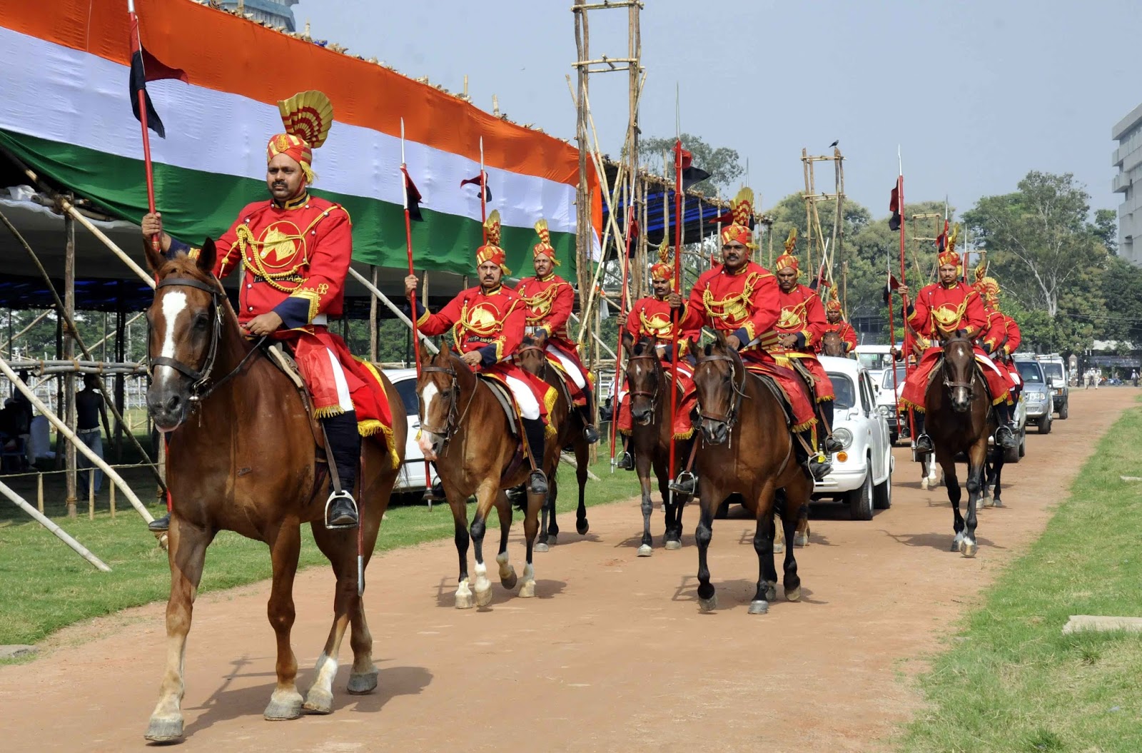 View Patna: Army, paramilitary force and Bihar Police jawans ...