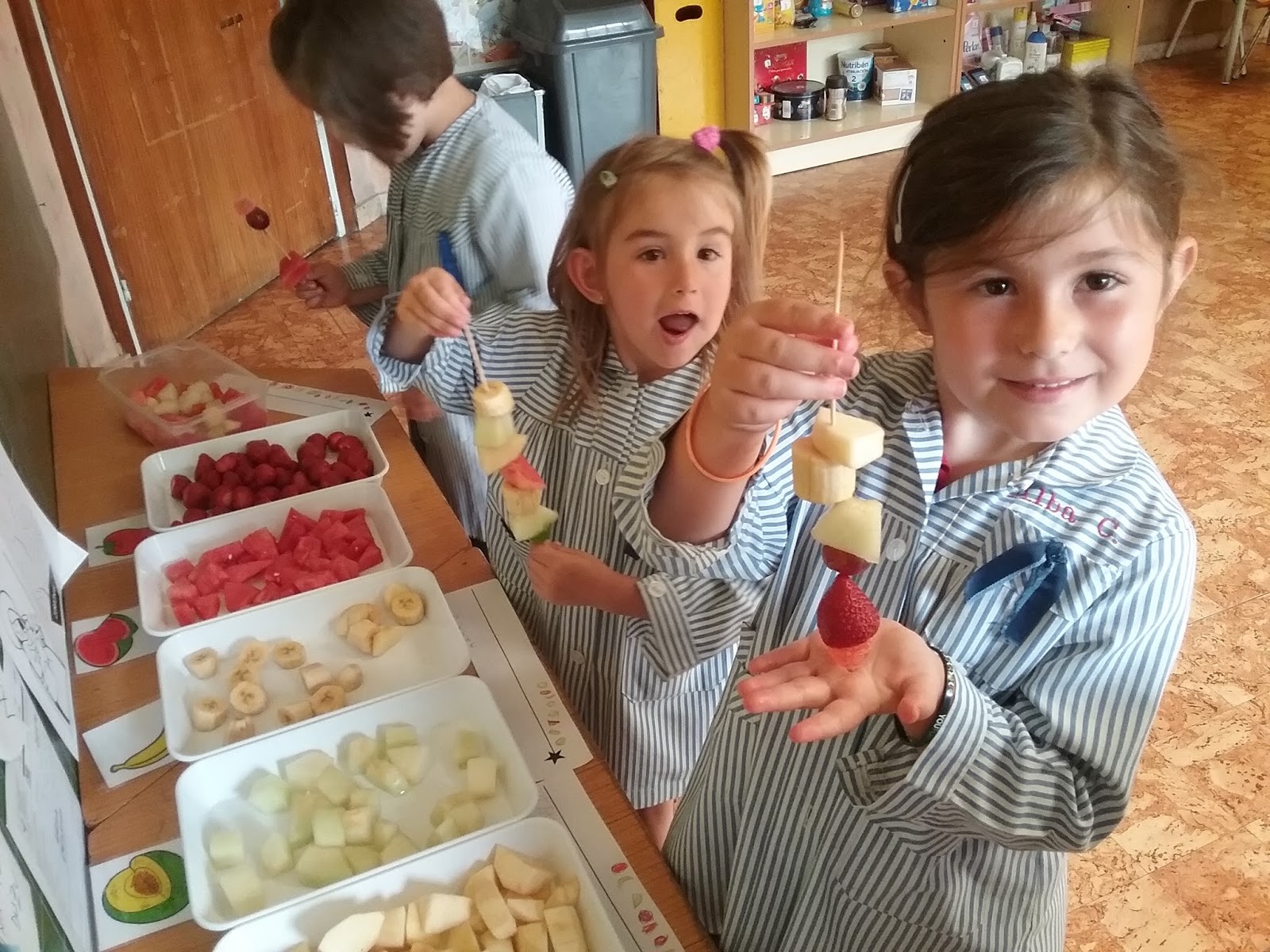 ENEBLOGGA: JUGANDO CON LA FRUTA