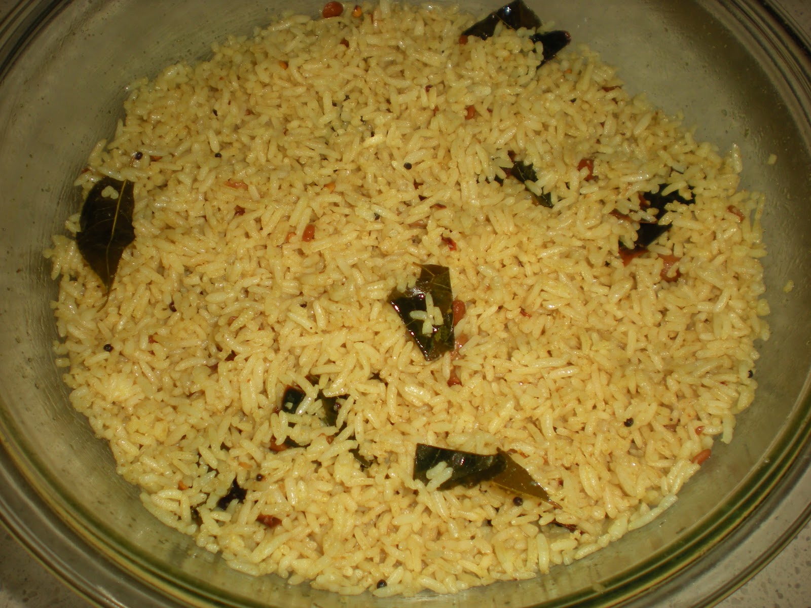 Ushamadhavans Kitchen: Iyengar Puliyodharai (Geetha Radhus kitchen)