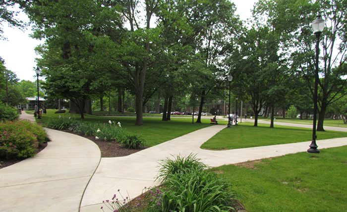 2018 Midwest Banjo Camp in Olivet, Michigan Crawls Backward (When Alarmed)