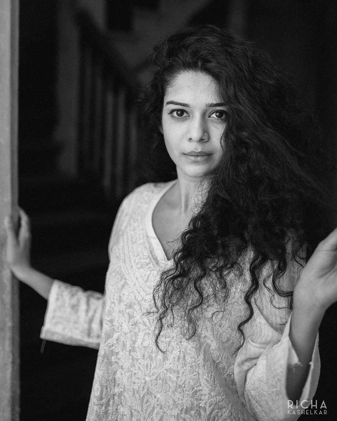 Youtube and Short film Actress Mithila Palkar 27 HD Photos