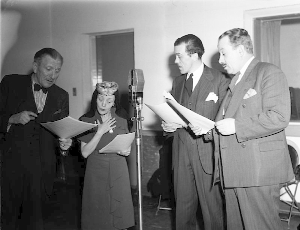 Les belles histoires des pays d'en haut: 1939 - Radio