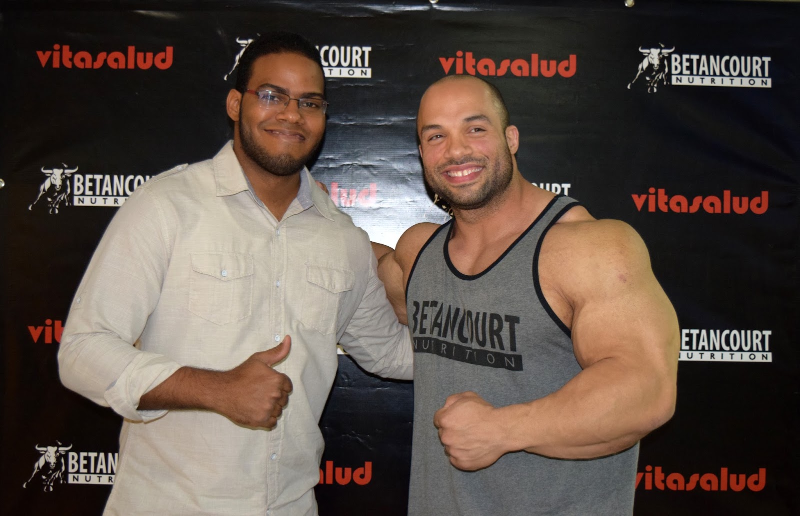 Contundentes exitos presentaciones de pro-IFBB Jon de la Rosa