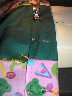 As snug as a bug in a rug: Tutorial: How to sew kindy sheets WFMW