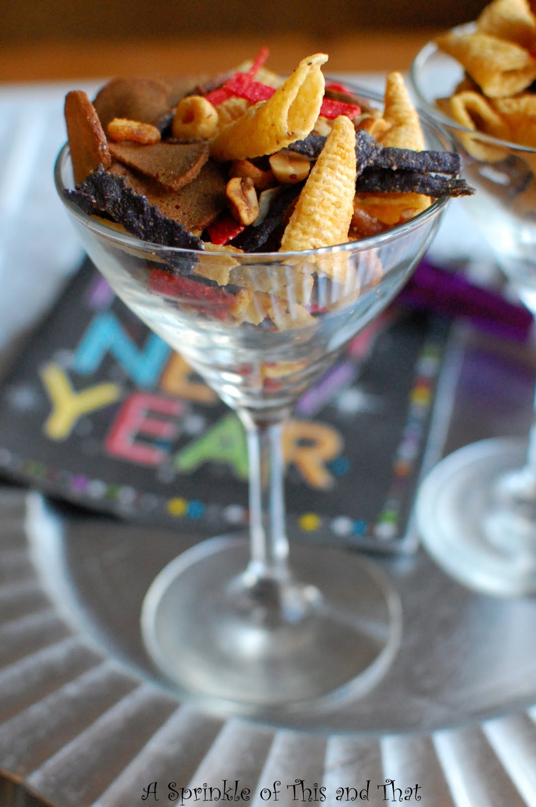 A Sprinkle of This and That: New Year's Eve Party Mix