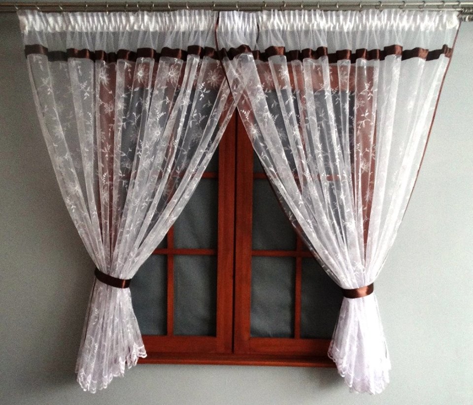 Dekoracje dla domu: firanki do pokoju