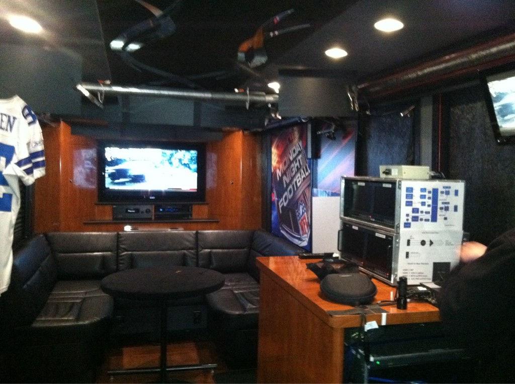 PACKERVILLE, U.S.A.: The Vikings Come to Visit