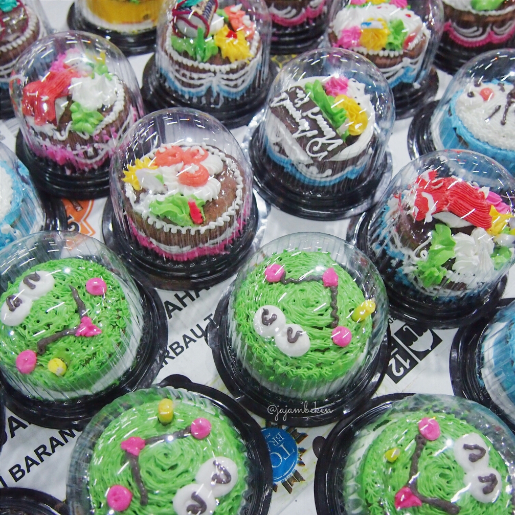 Kuliner Indonesia: 5 JENIS KUE DI PASAR KUE SUBUH SENEN