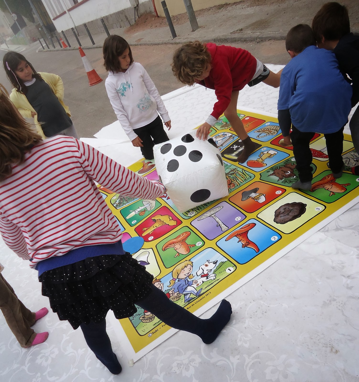 SUBI & ANNA Il.lustració i Literatura: EL JOC DEL BOLET: De rovelló a ...