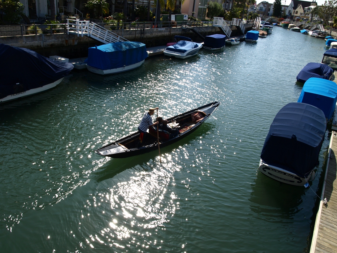 The Gondola Blog: Long Lens Photo-Sniping - the Lone Sandolo