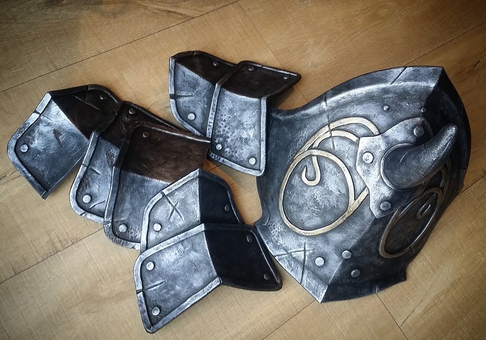 Worn metal look on foam armor - tutorial by Germia | Germia - gaming world