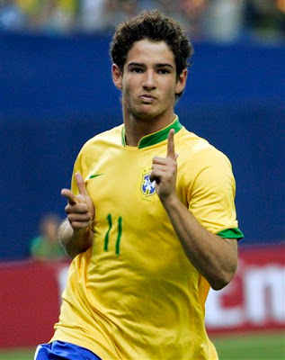 Famous Soccer Players Blog DDI: Handsome Soccer Star - Alexandre Pato ...