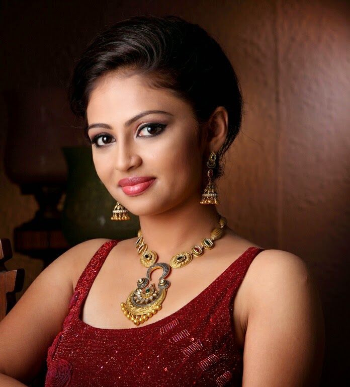 Arundathi Nair Latest Stills - Latest Movie Updates, Movie Promotions ...