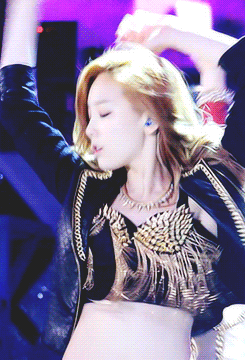 Taeyeon - Perfectly Flawless GIFs | Beautiful Korean Artists