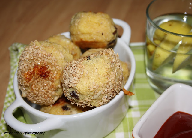 Polpettine di pane e patate al forno....una serata fast food! - la ...