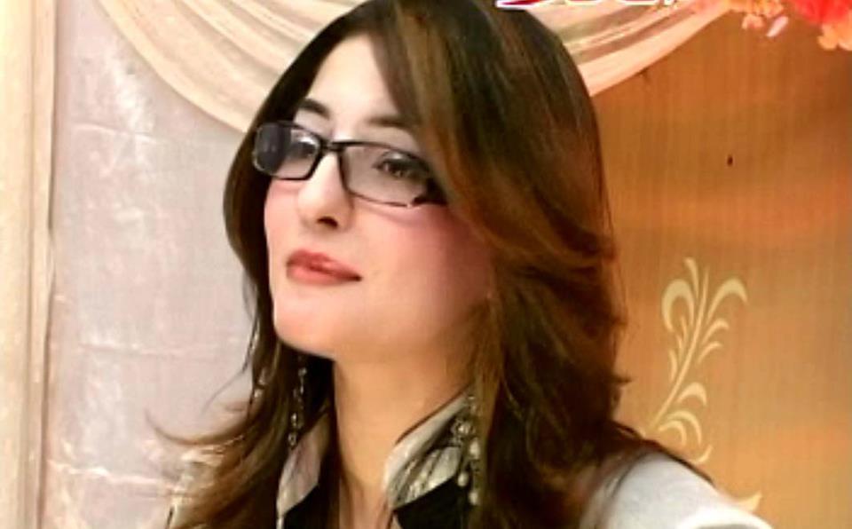 Pakistani Celebrities: Gul Panra Beautiful Pashtu actress/singer photos ...