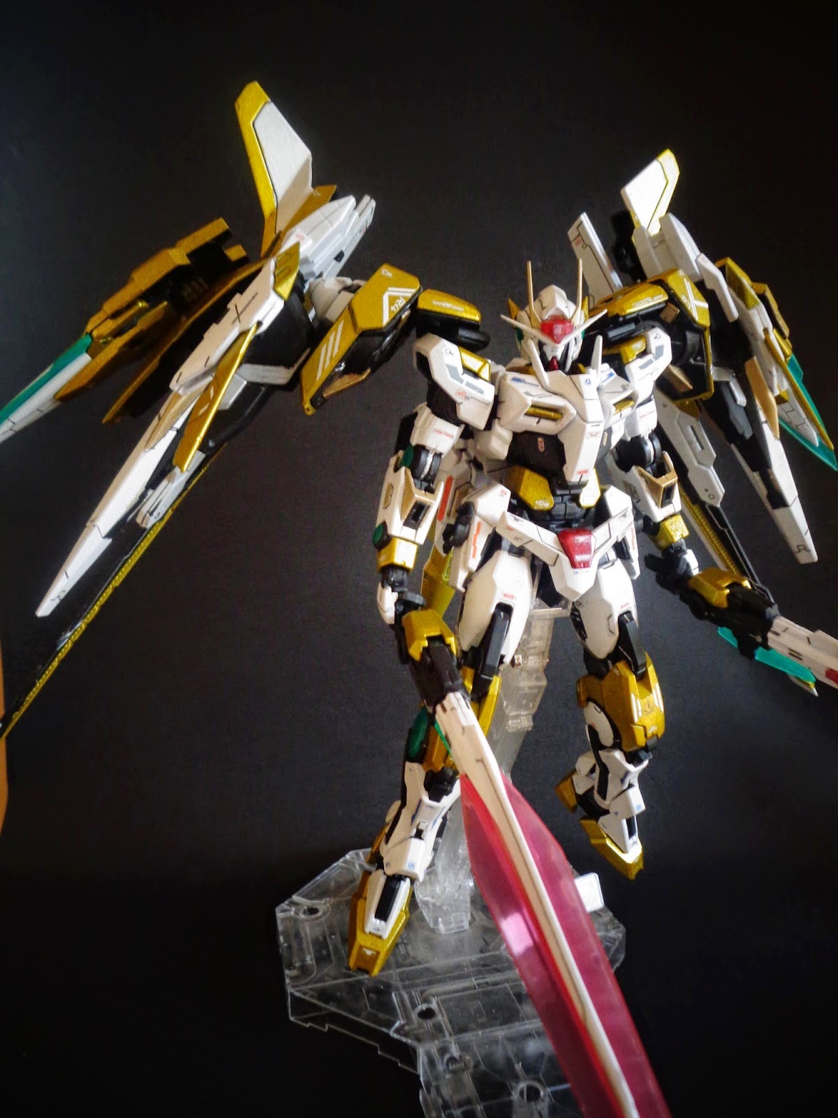Gundam Family: MG 1/100 00 XN Raiser Albion Custom Build