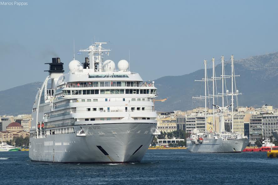 Sergio@Cruises: Seis navios de cruzeiros em Pireus, Grécia