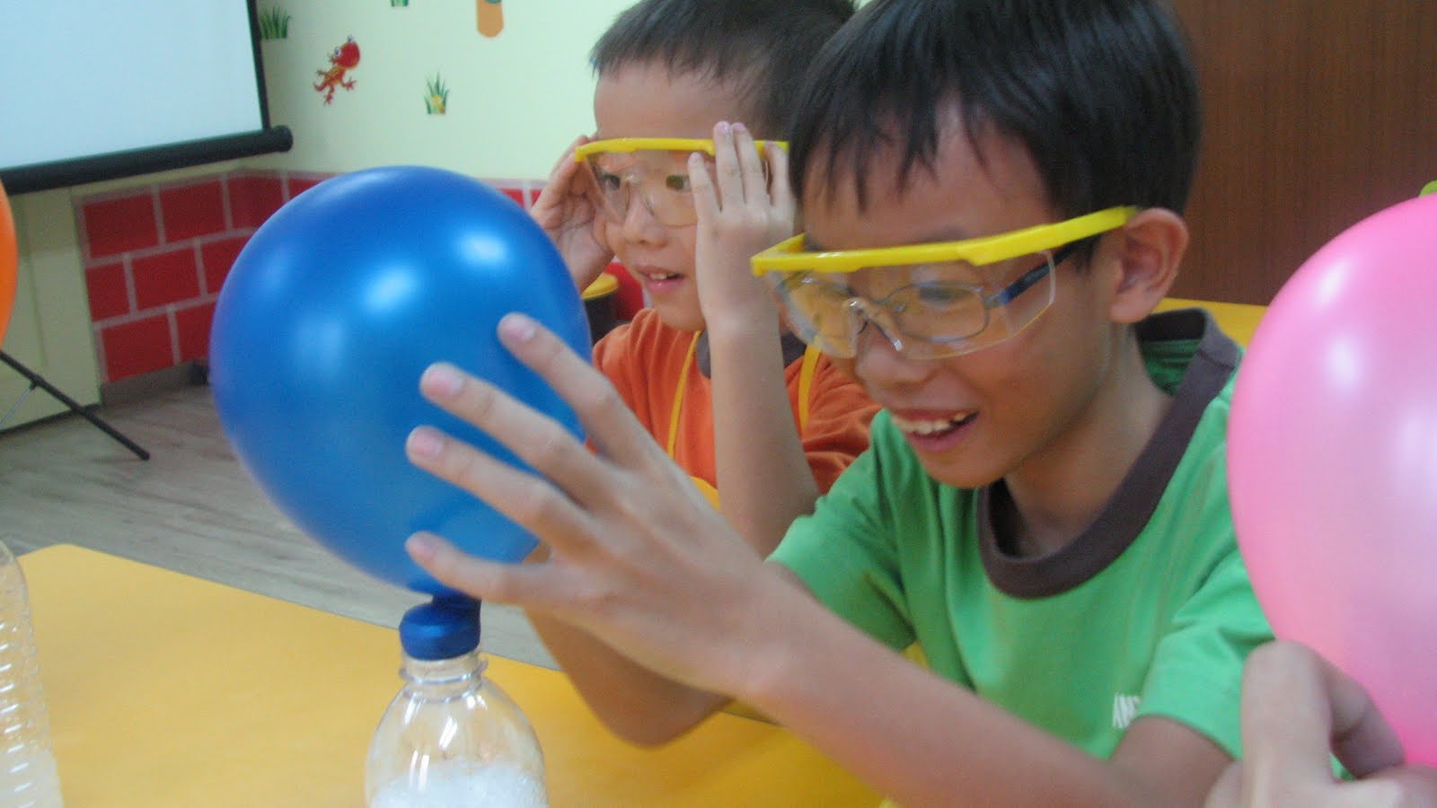 TinkerLab: Science Enrichment: "Fun with Science!" (6-8 year olds)
