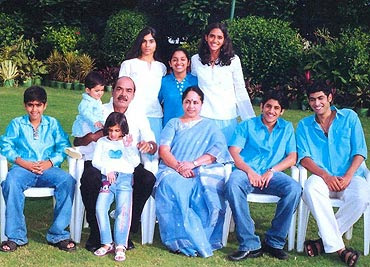 Rana Daggubati Childhood, Rana Daggubati family photos | Celebrity profiles