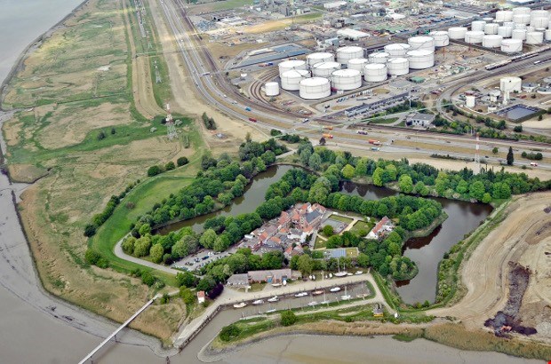 Lillo, mini village by the Scheldt