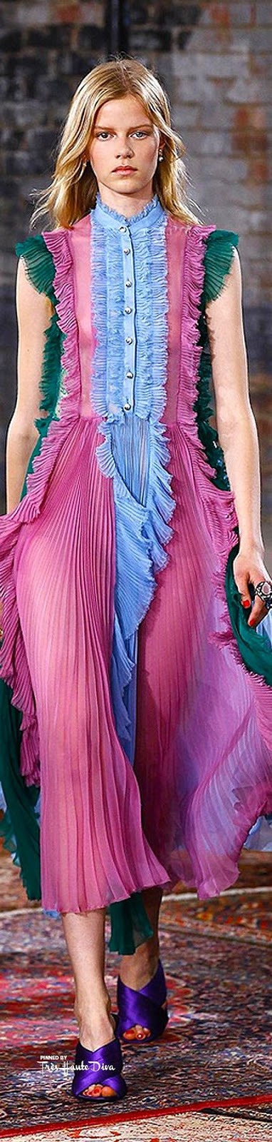 S in Fashion Avenue: FRILLS & RUFFLES