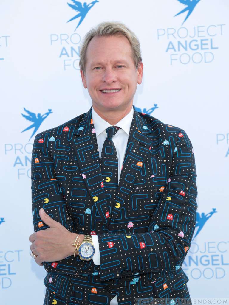 Carson Kressley en OPPOSUITS - Project Angel Food's 2017 Angel Awards