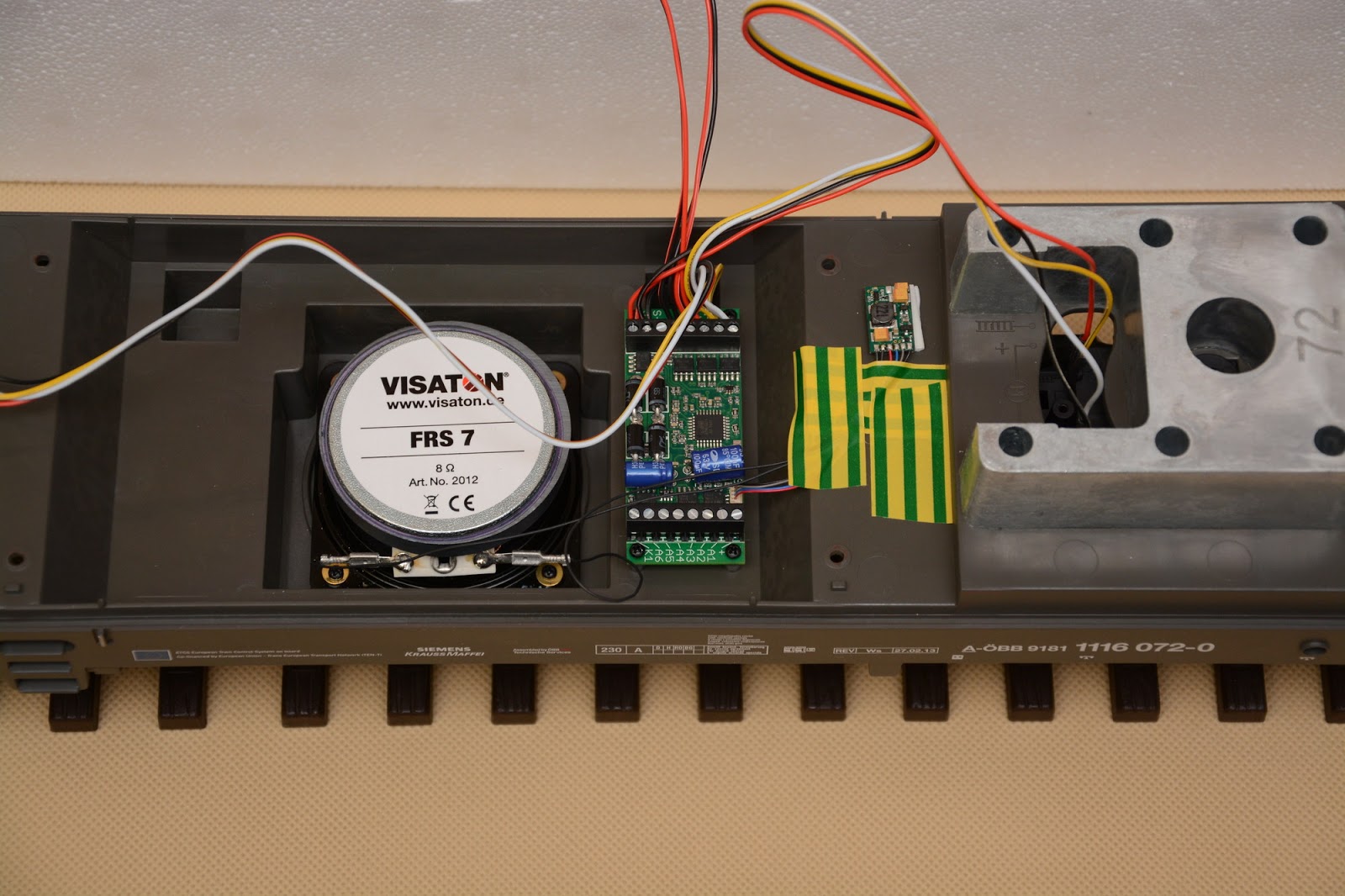 My Miniature Worlds: Piko Taurus: DCC decoder and sound module installation