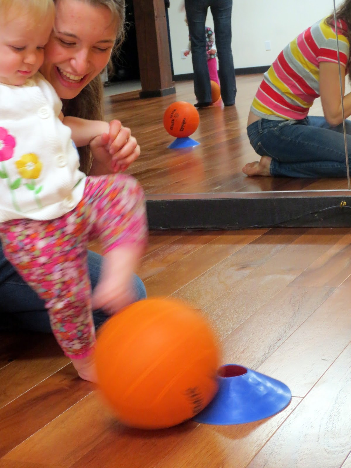 momstown Victoria: Parent & Child Sportball Class with momstown Victoria