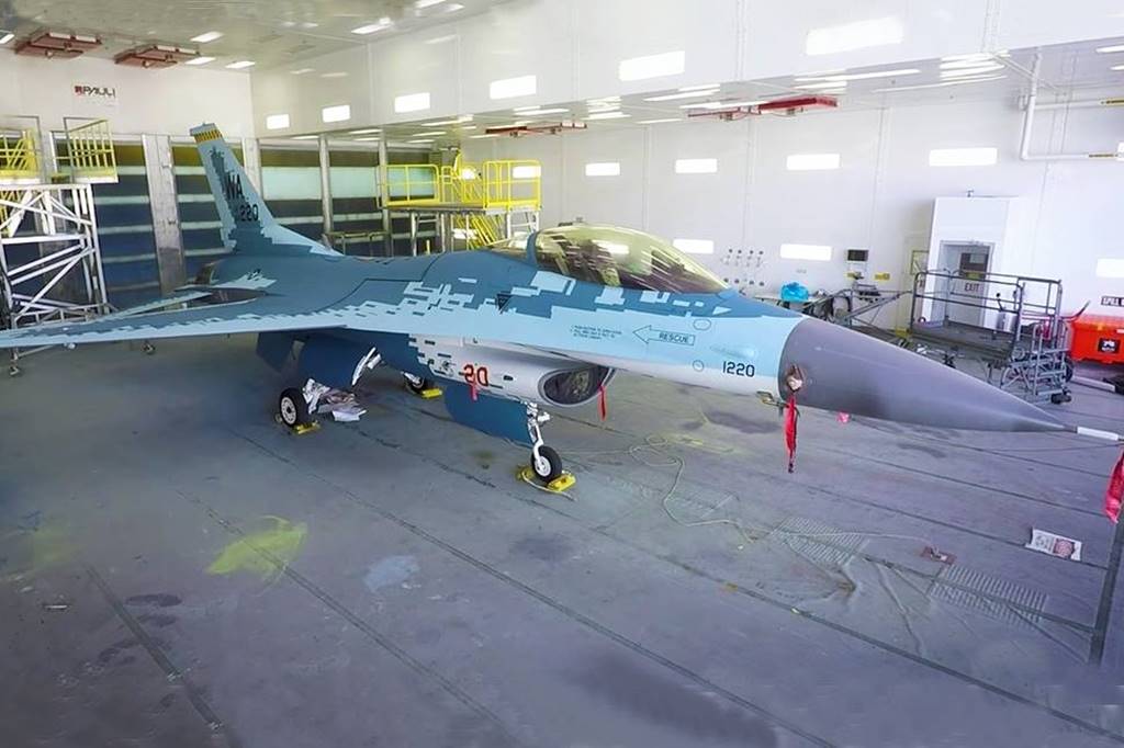 USAF 57th Wing Commander unveils new scheme for F-16 Aggressor - Blog ...