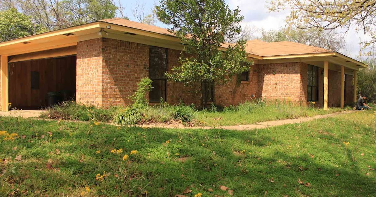 The B Farm : The Farmhouse