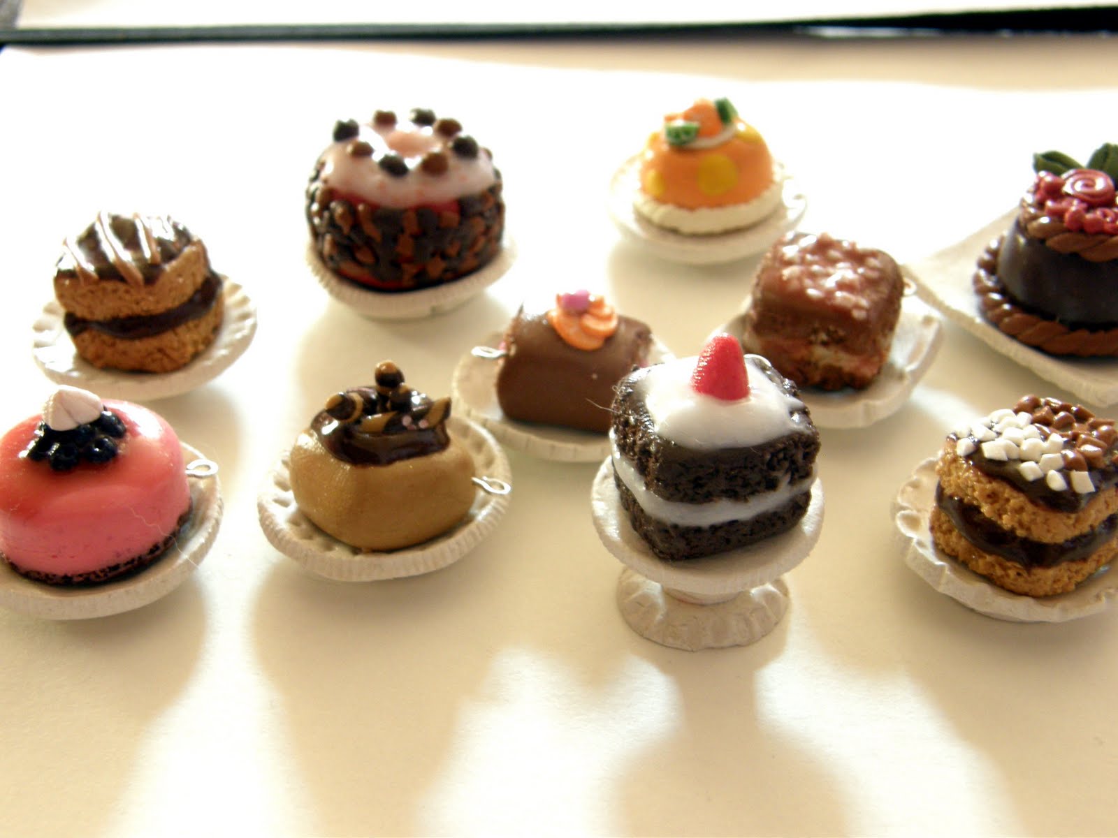 The Crafty Button: My miniature bakery :)