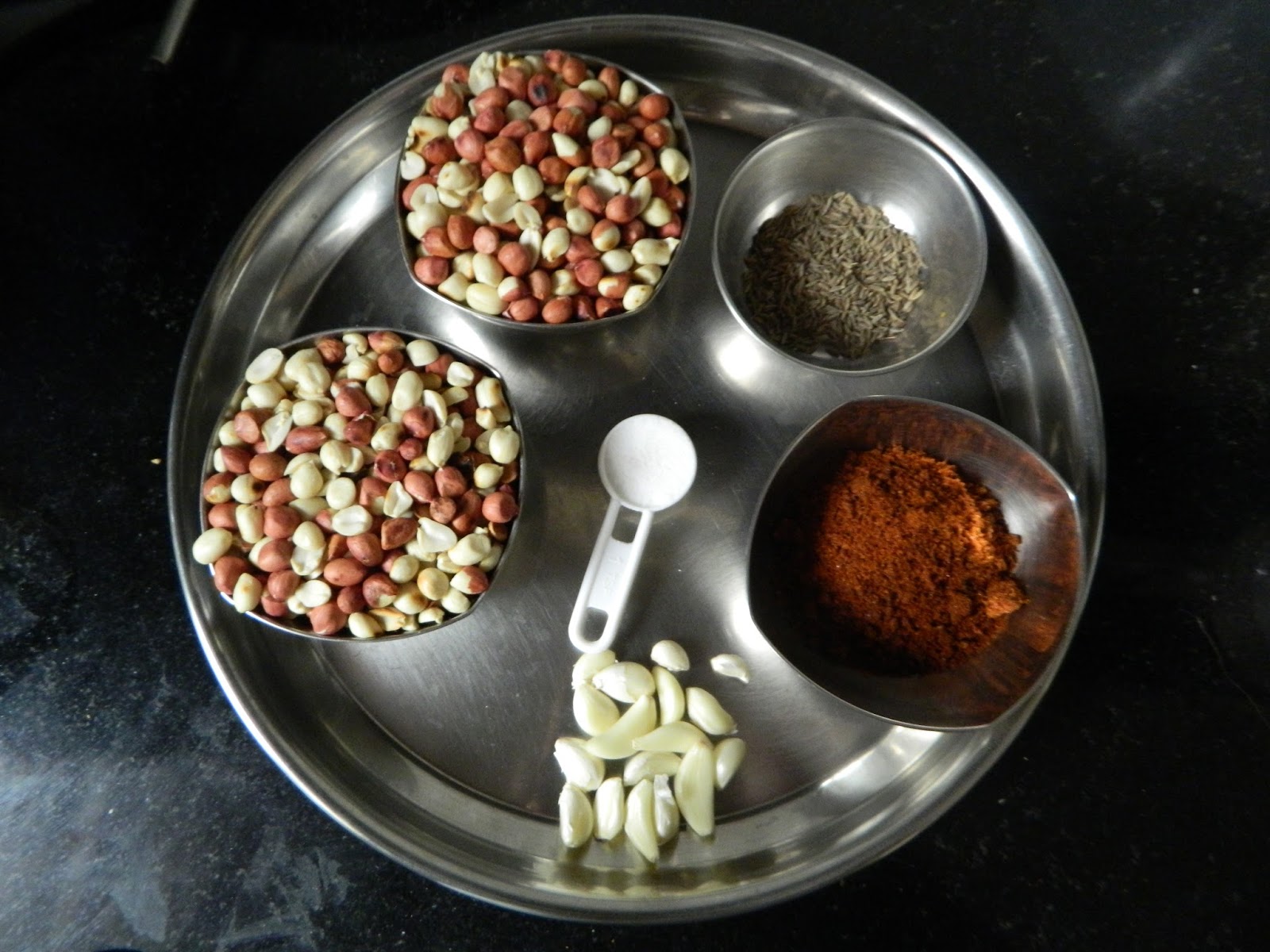 Sunita's Easy Cooking: Shenga Hindi / Shengadanyachi Chutney