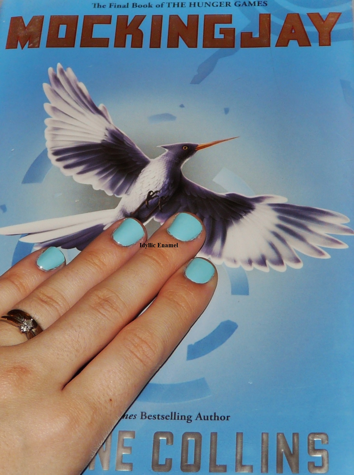 Idyllic Enamel: Sally Hansen Insta-Dri ~ Blue Away