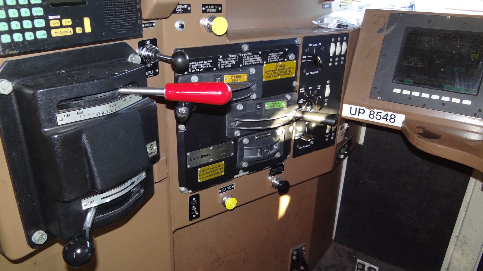 Milepost 154: A Train Blog: Inside a UP SD70ACe