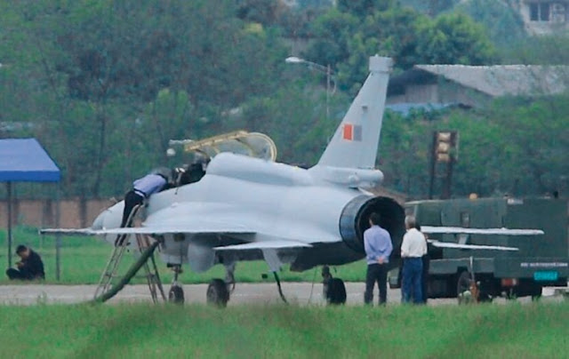 AAG_th บันทึกประจำวัน: เครื่องบินขับไล่ JF-17B/FC-1B รุ่นสองที่นั่งจีน ...