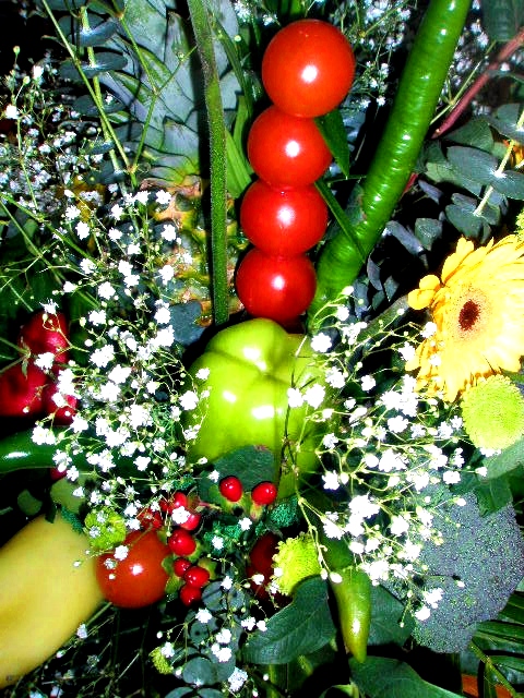 FLORAL ART DESIGN BY OTILIA BRASOV: Aranjamente flori,fructe si legume