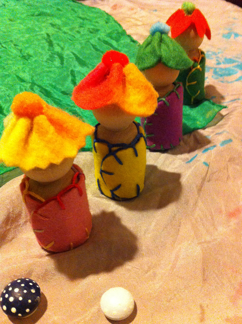 Simple peg dolls ~ Happy Whimsical Hearts