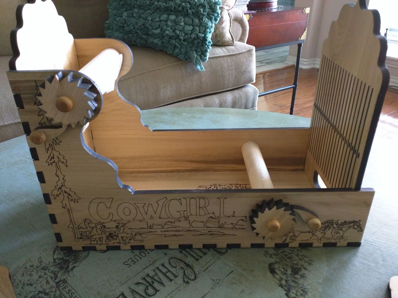 She's just a girl who creates...: Some box loom designs from Handywoman