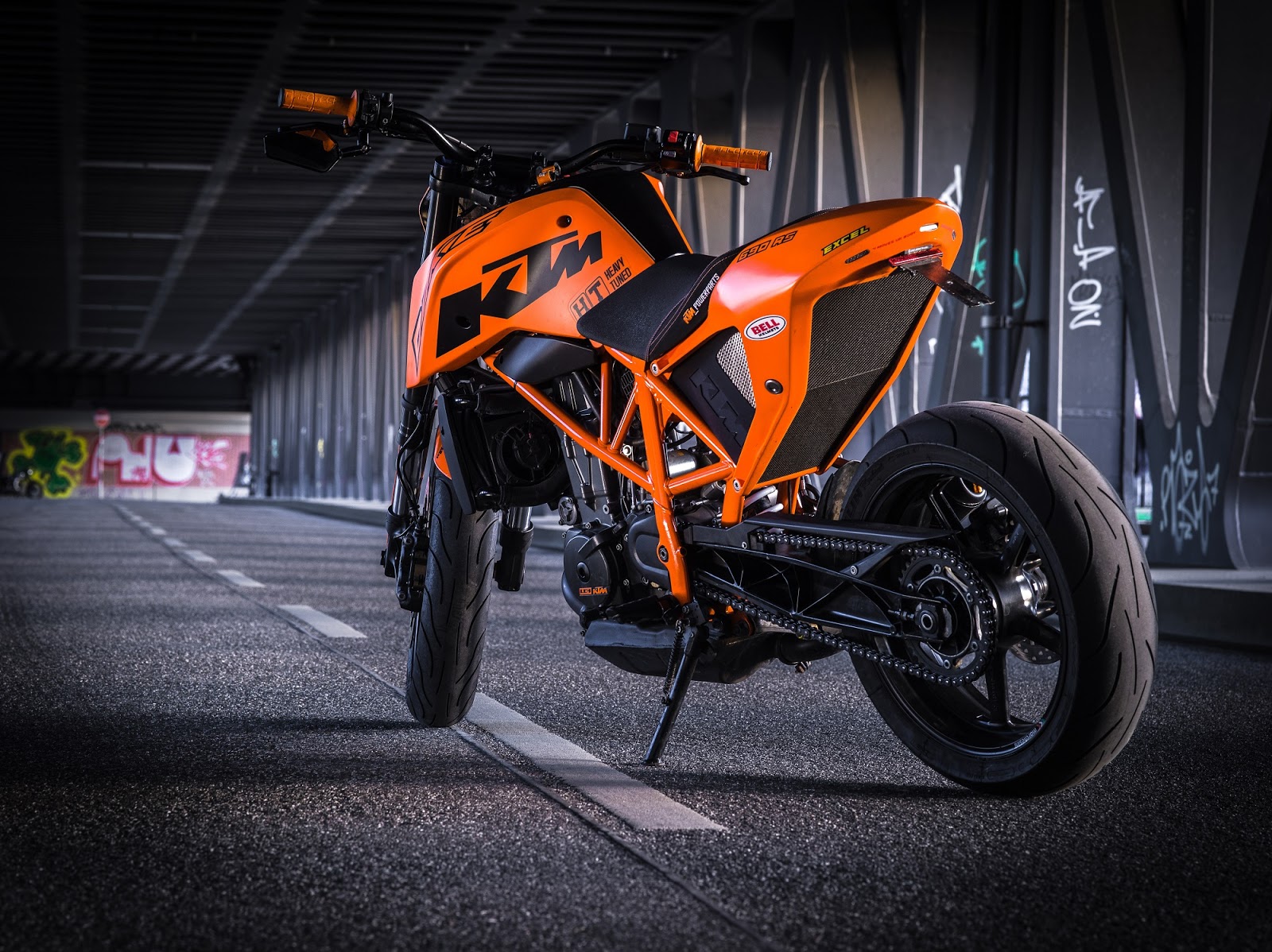 Duke 690 RS - RocketGarage - Cafe Racer Magazine