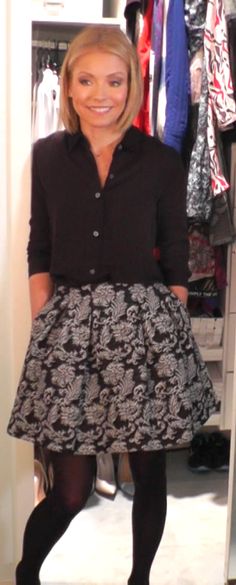 Celebrity Legs and Feet in Tights: Kelly Ripa`s Legs and Feet in Tights 12