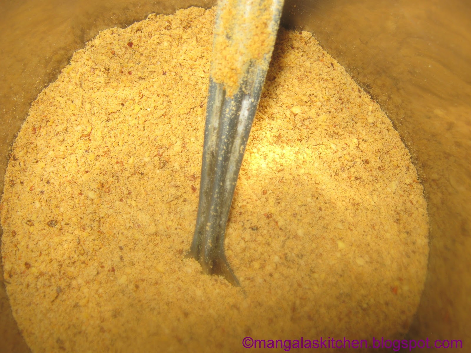 Idli Dosa Milagai Podi Traditional Recipe - Easy to make molagai podi ...