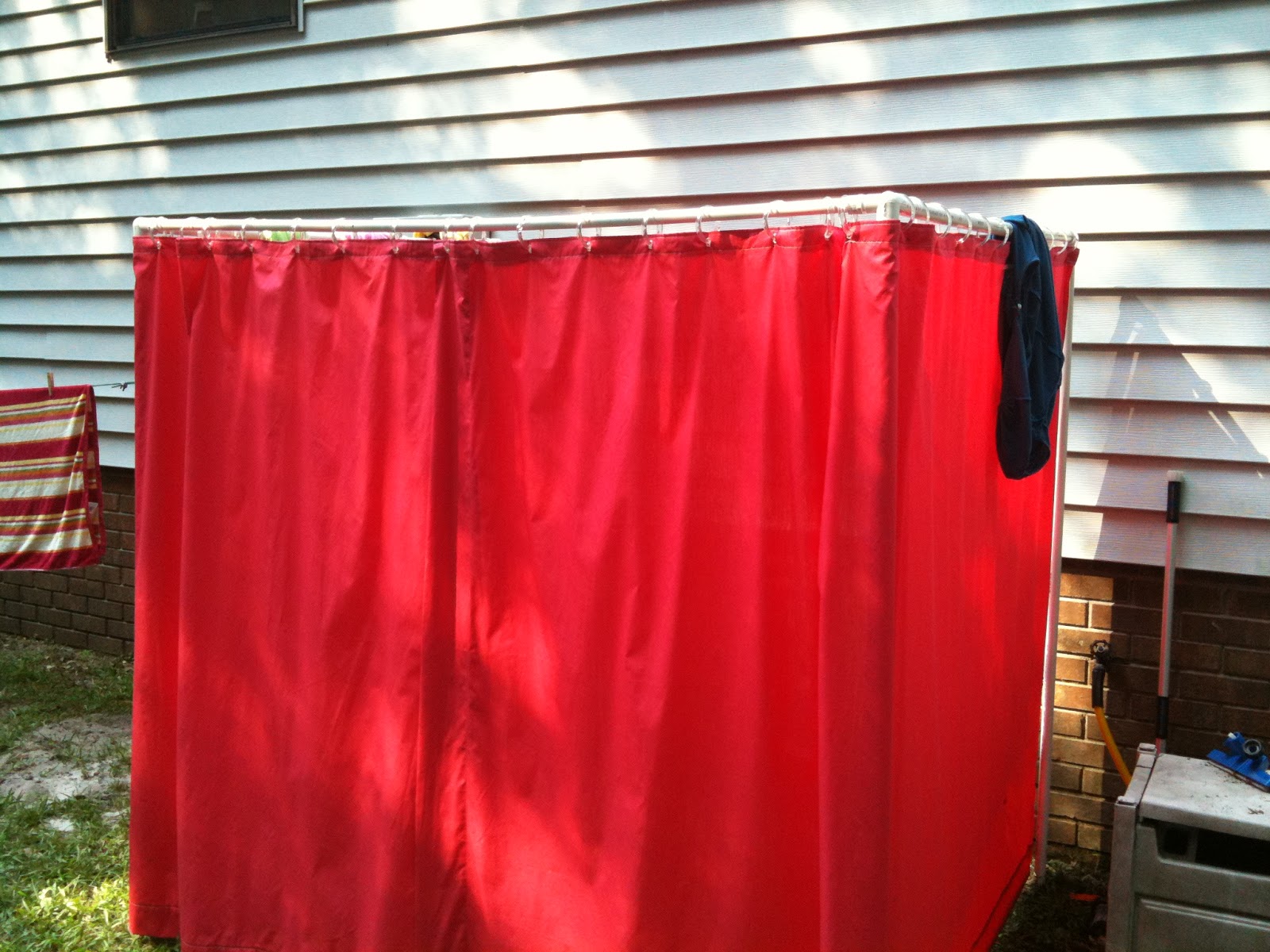 All Things Made by Kelly: Outdoor Changing Room