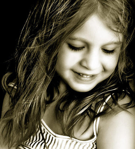 Free Wallpapers: Very Cute Kids With Lots of Smiles