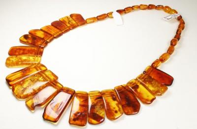 DESDEMISOFÁ: LA REINA DEL AMBAR