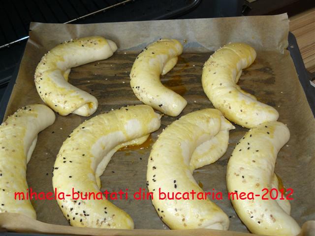 bunatati din bucataria mea: cornuri cu jumeri